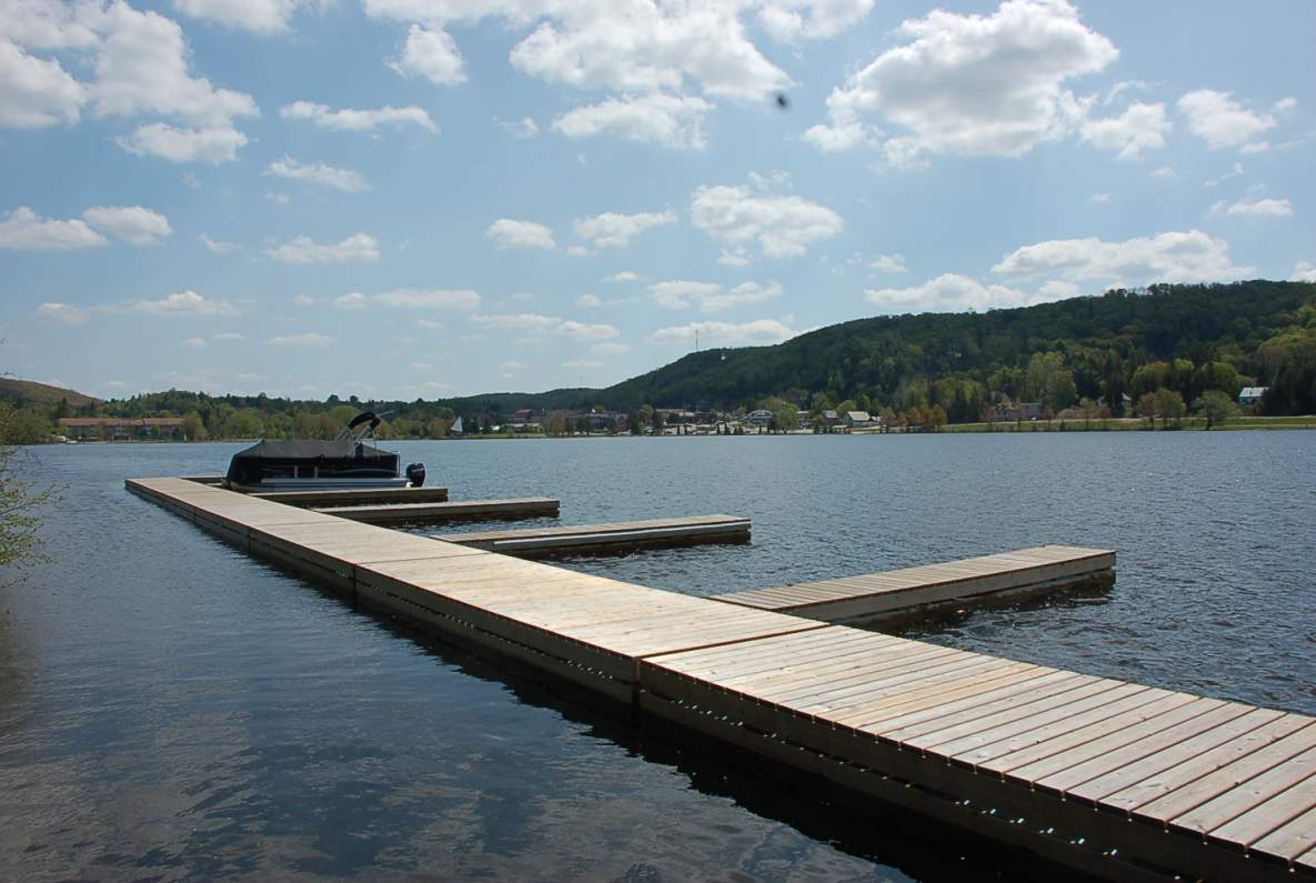 Head Lake is part of the Five Lake Chain in Haliburton, Ontario, a ...
